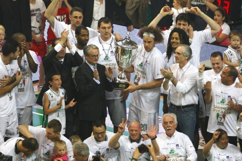 Ιταλία: Έγραψε… ιστορία με τη Σιένα ο Ζήσης! - Onsports.gr