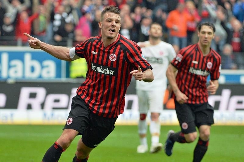 Άιντραχτ Φρανκφούρτης: Ανανέωσε ο Μάιερ - Onsports.gr