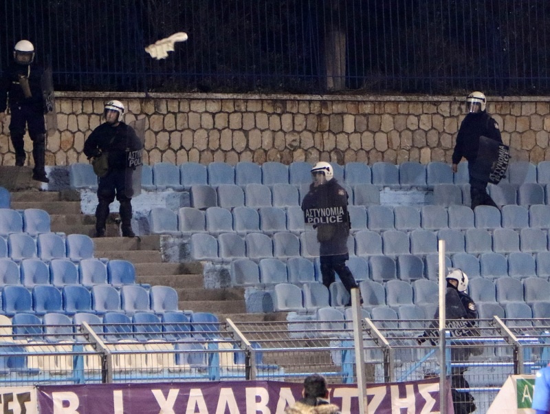 H Λαμία «ξέρανε» τη Λάρισα, επεισόδια στις εξέδρες! (photos) - Onsports.gr